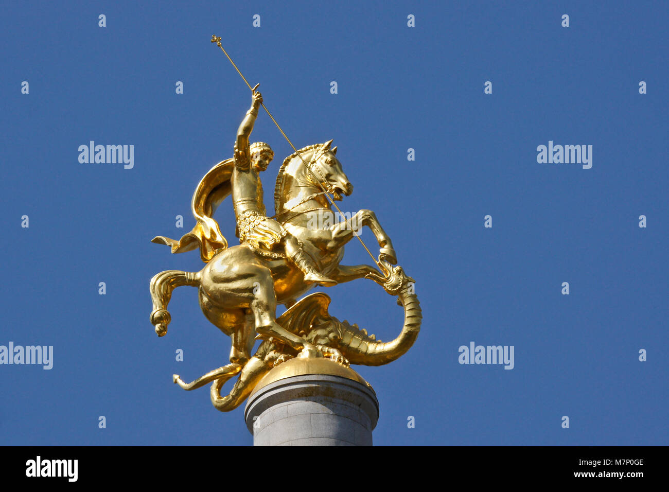 St george dragon sculpture hi-res stock photography and images - Alamy