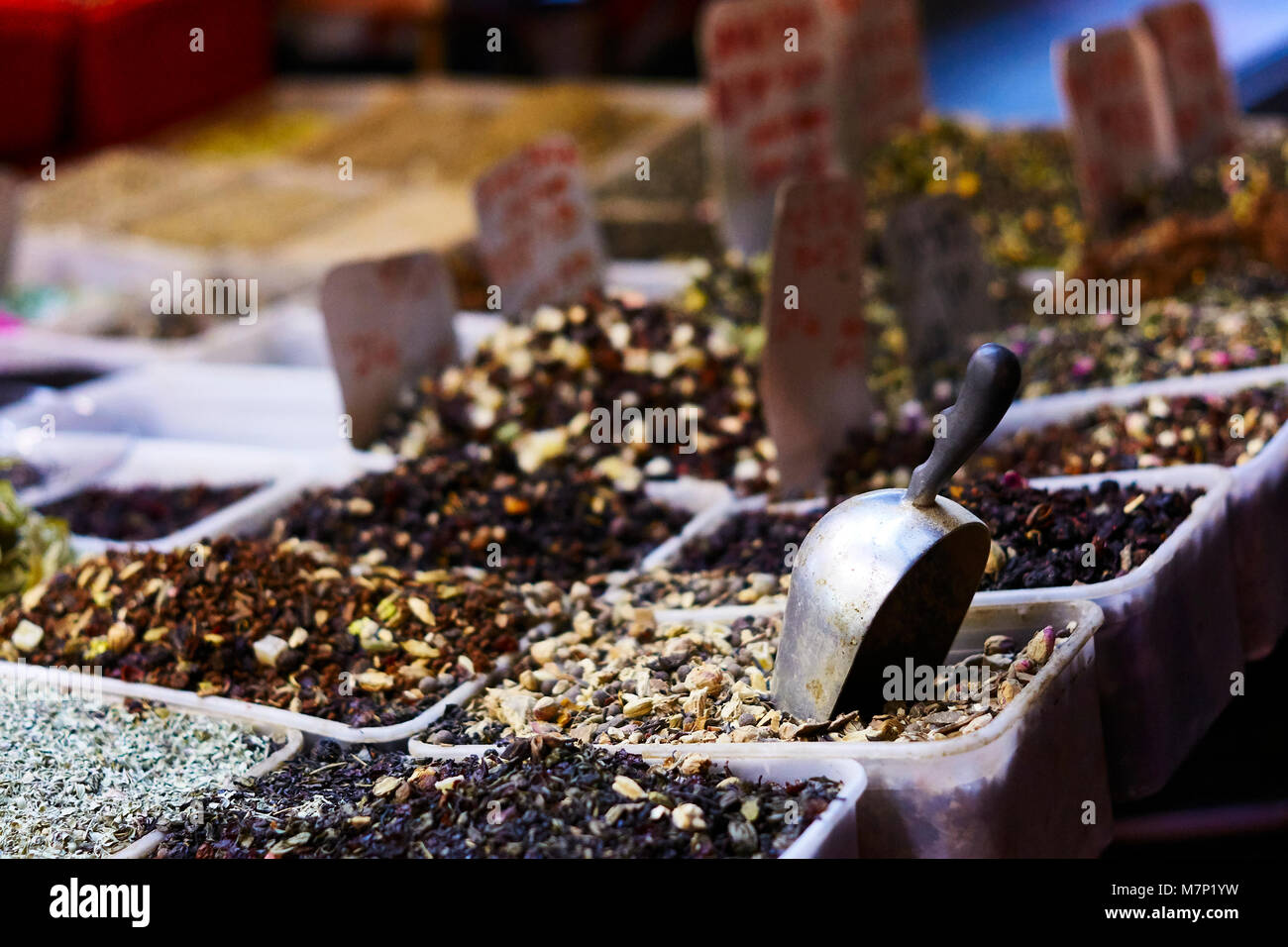 Open food market hi-res stock photography and images - Alamy