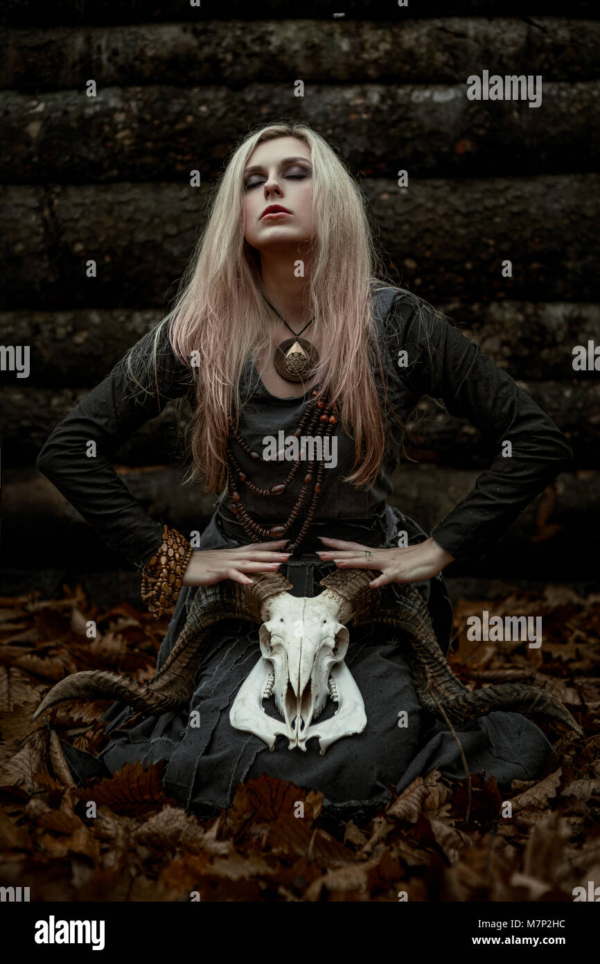 Ritual dress hi-res stock photography and images - Alamy