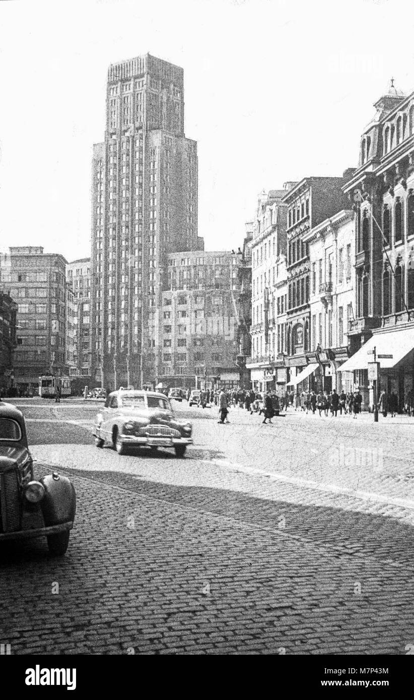 1947 black and white image of the Boerentoren Torengebouw as seen from ...
