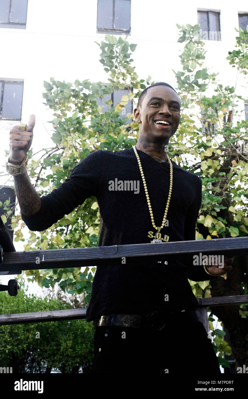 Deandre Way aka Soulja Boy behind the scenes of a music video on ...