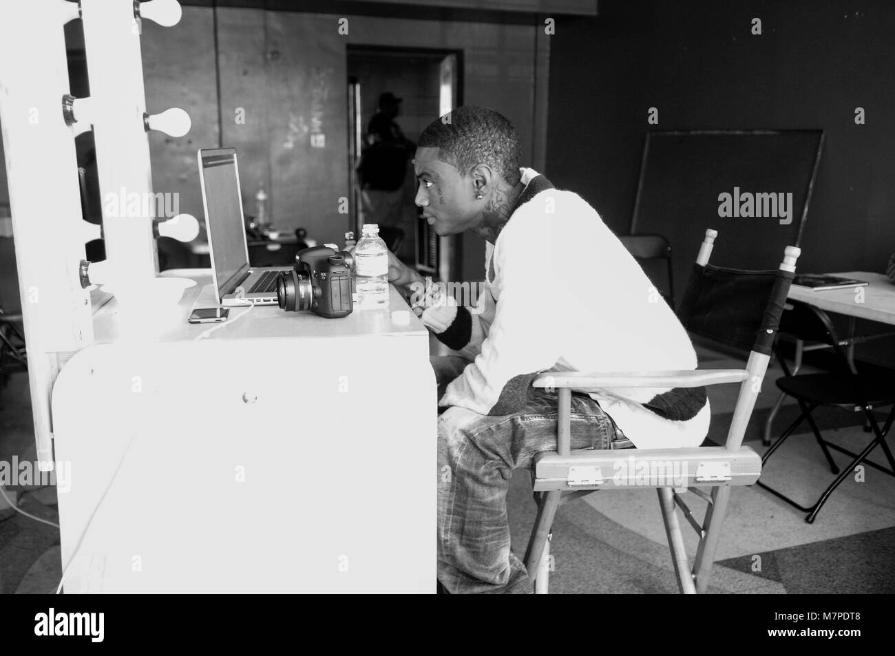 Deandre Way aka Soulja Boy behind the scenes of a music video on ...