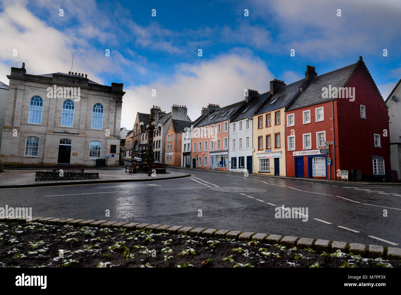 Jedburgh town square in the Scottish Borders Stock Photo - Alamy