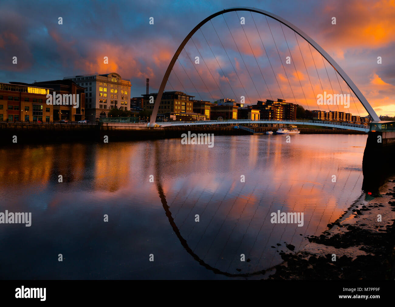 Famous curved bridge hi-res stock photography and images - Alamy