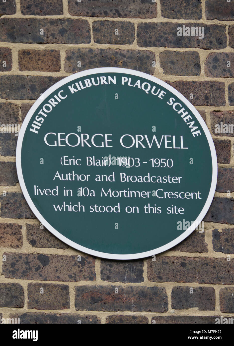 Plaque at Kington House, site of 10a Mortimer Crescent, London NW6 ...