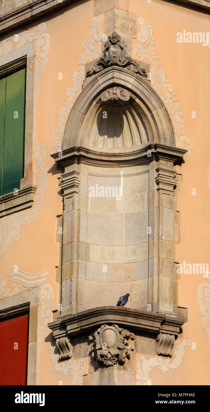 Spanish trim hi-res stock photography and images - Alamy