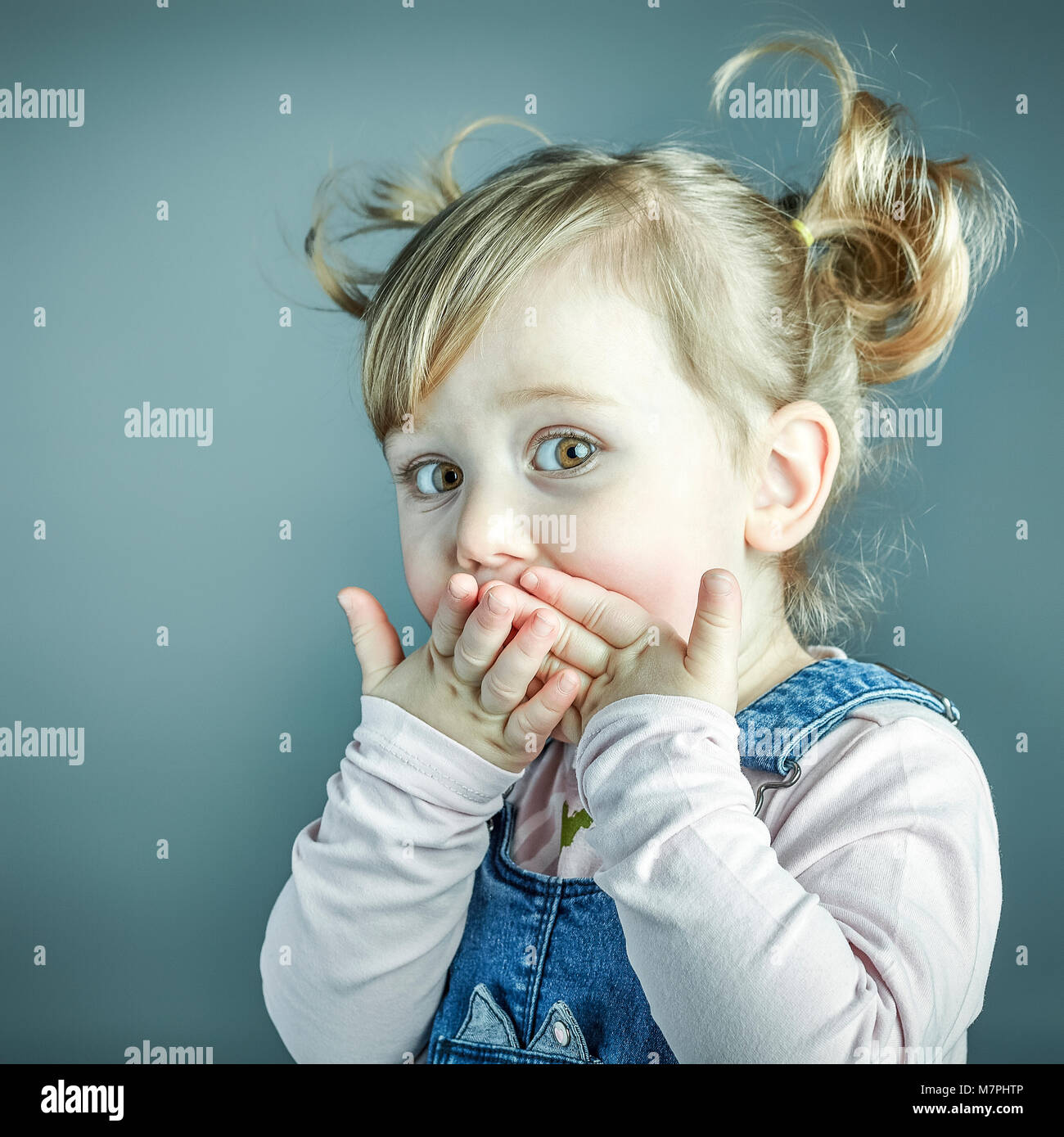 Surprised child portrait hi-res stock photography and images - Alamy