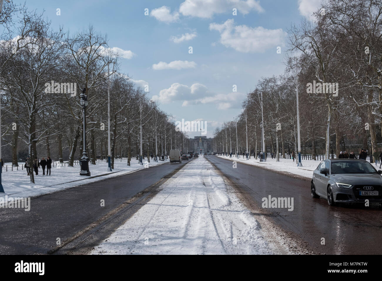 Snow fall in London winter 2018 Stock Photo - Alamy