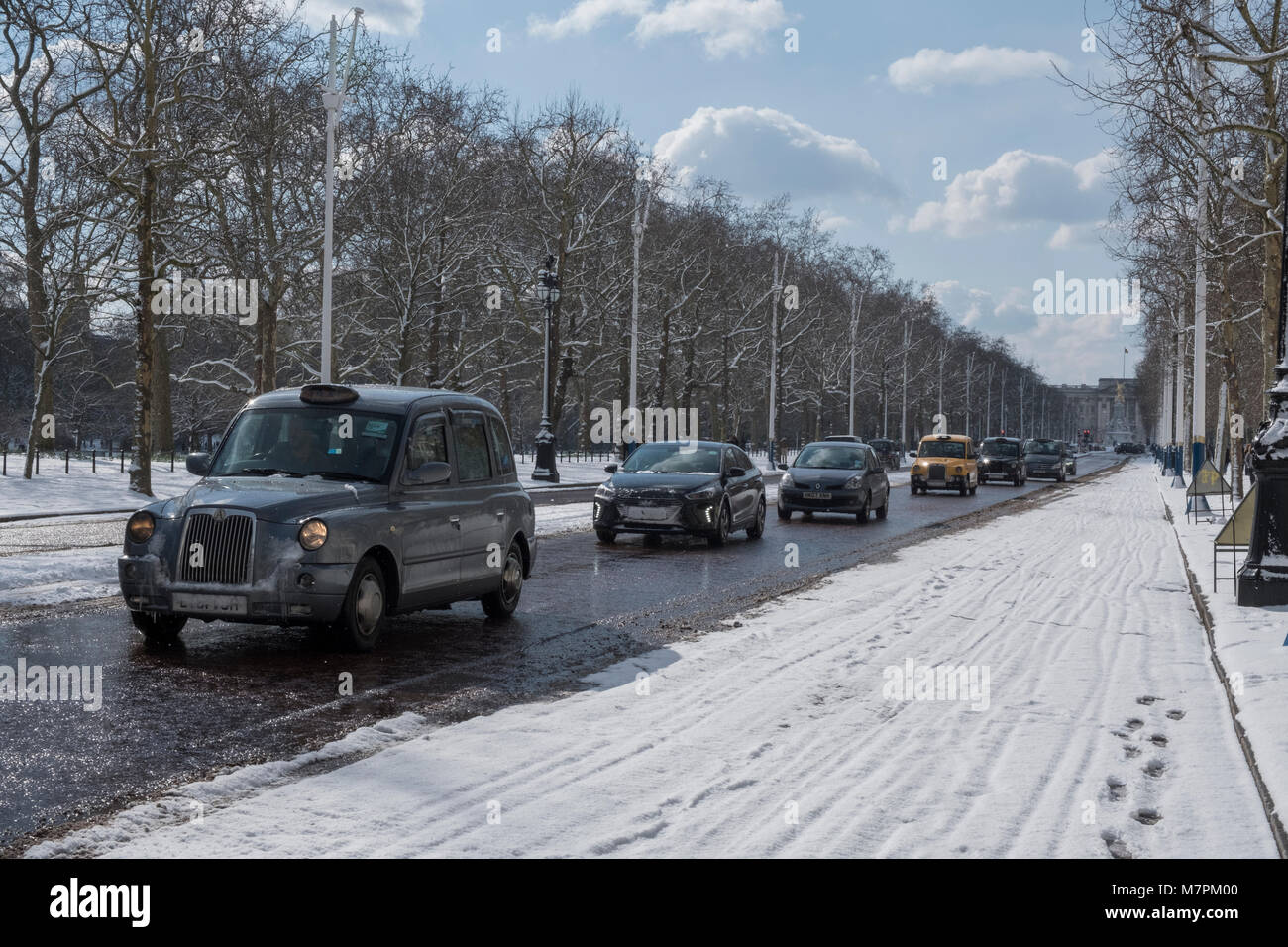 Snow fall in London winter 2018 Stock Photo - Alamy