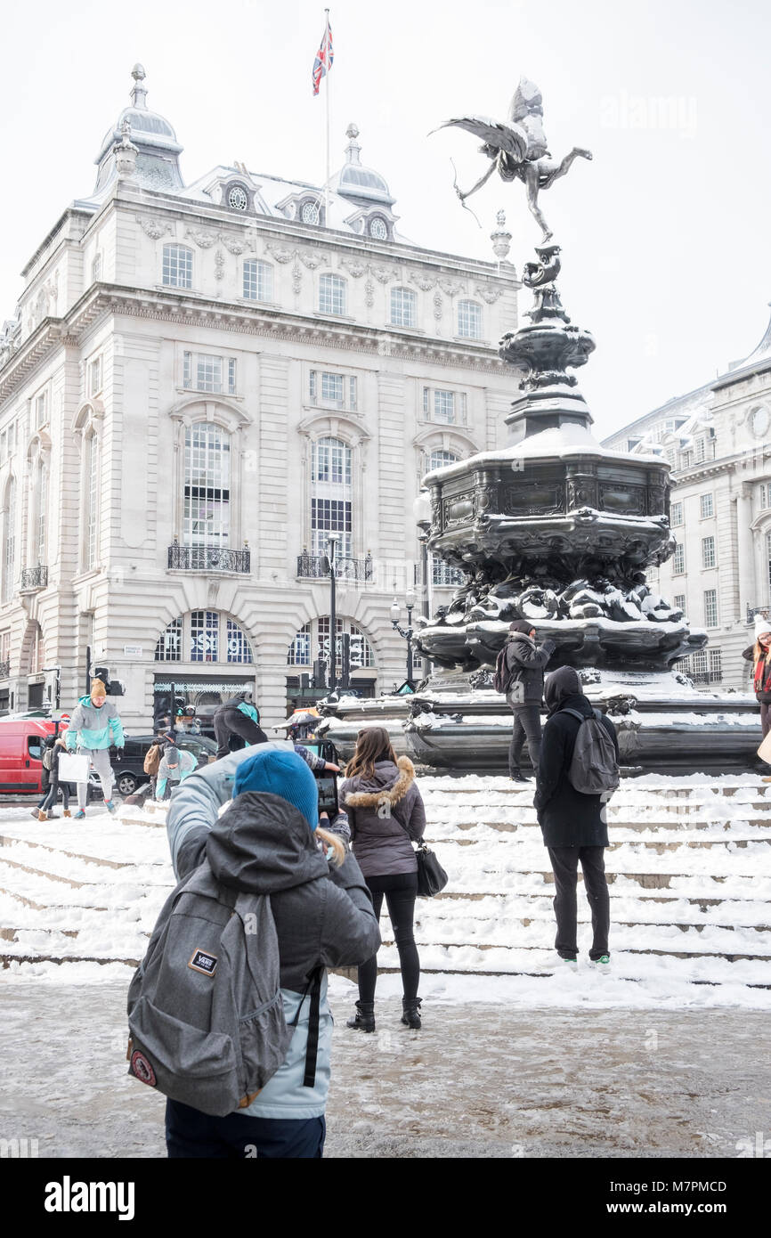 Snow fall in London winter 2018 Stock Photo - Alamy
