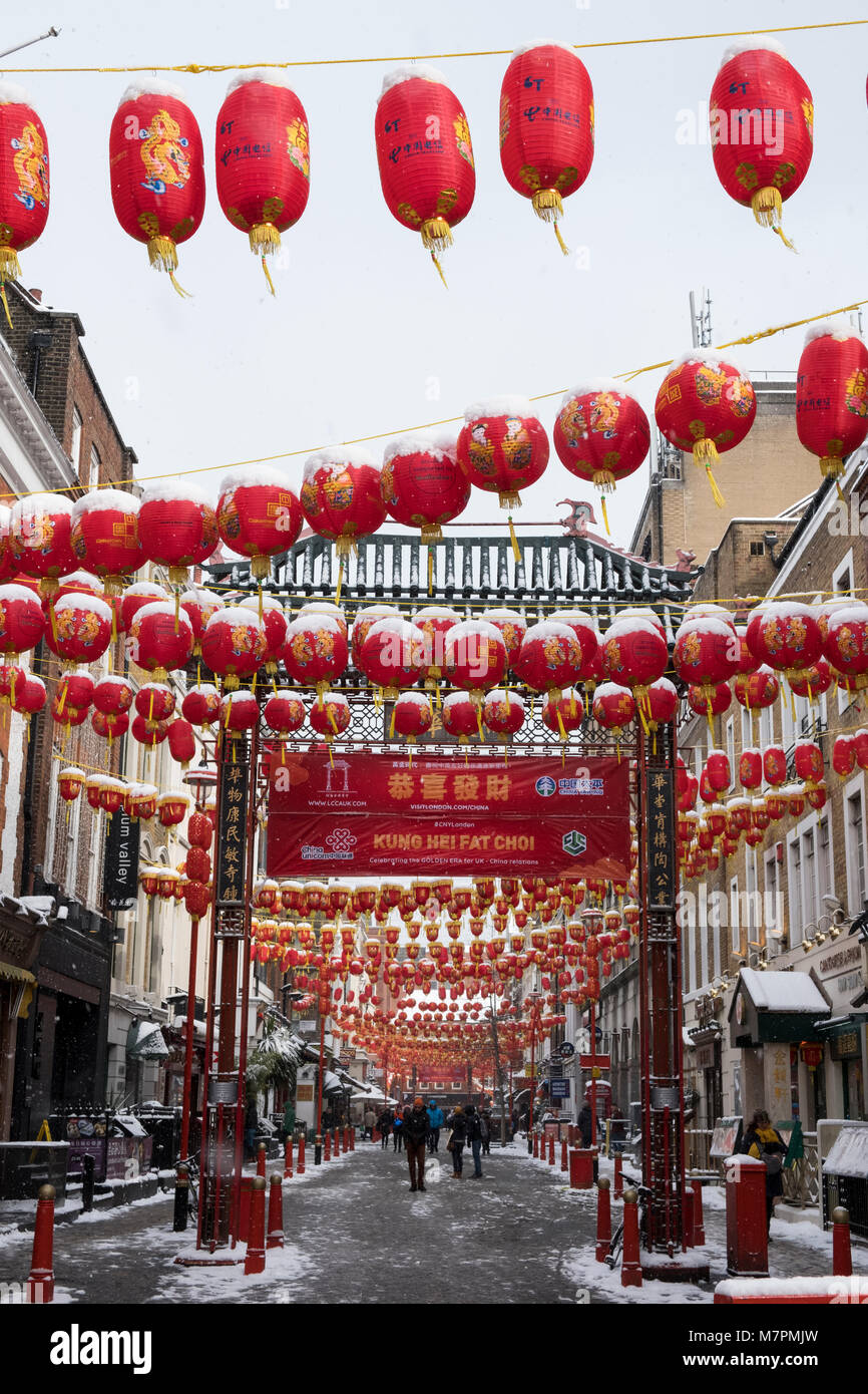 Snow fall in London winter 2018 Stock Photo - Alamy