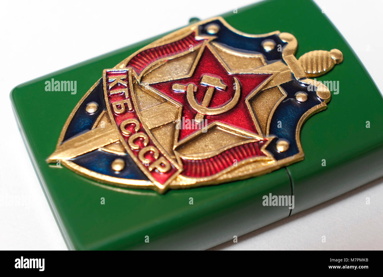Hammer and sickle badge hi-res stock photography and images - Alamy