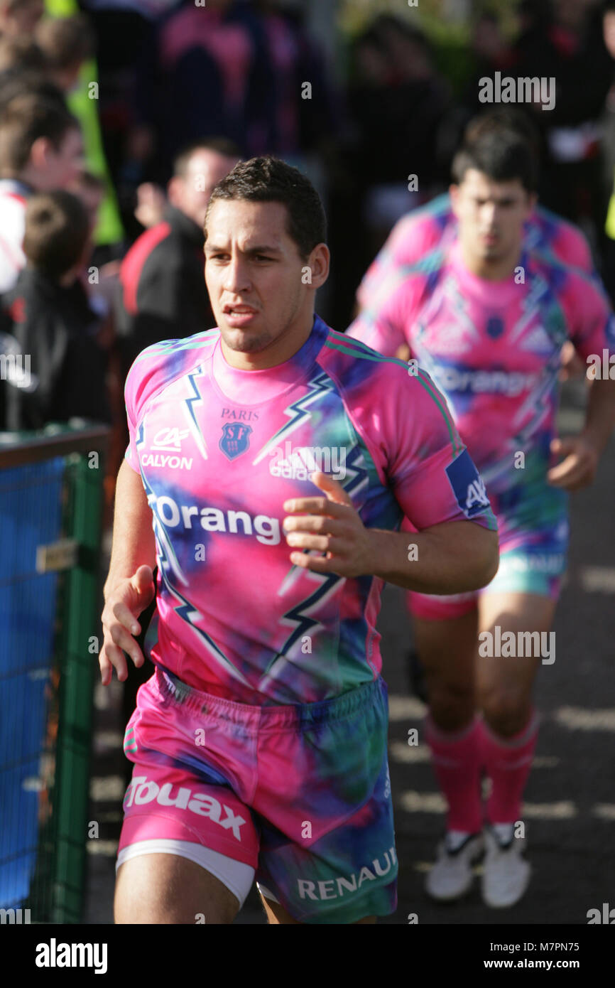 BELFAST, NORTHERN IRELAND - OCTOBER 11: Stade Français Julien Arias ...