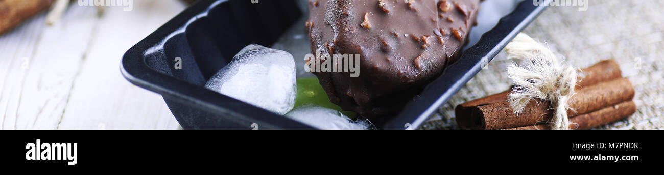 horizontal background of chocolate ice cream Stock Photo - Alamy