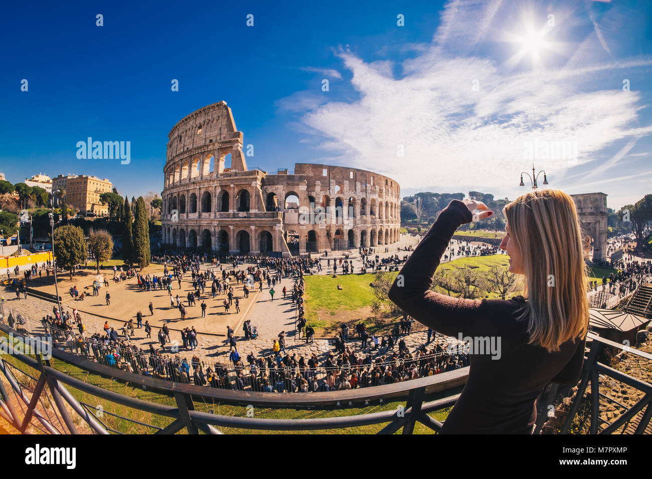 Beautiful italian woman in rome hi-res stock photography and images - Alamy