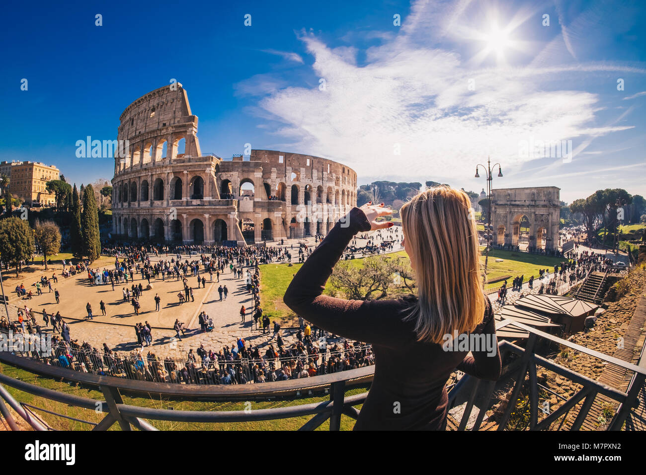 Beautiful italian woman in rome hi-res stock photography and images - Alamy