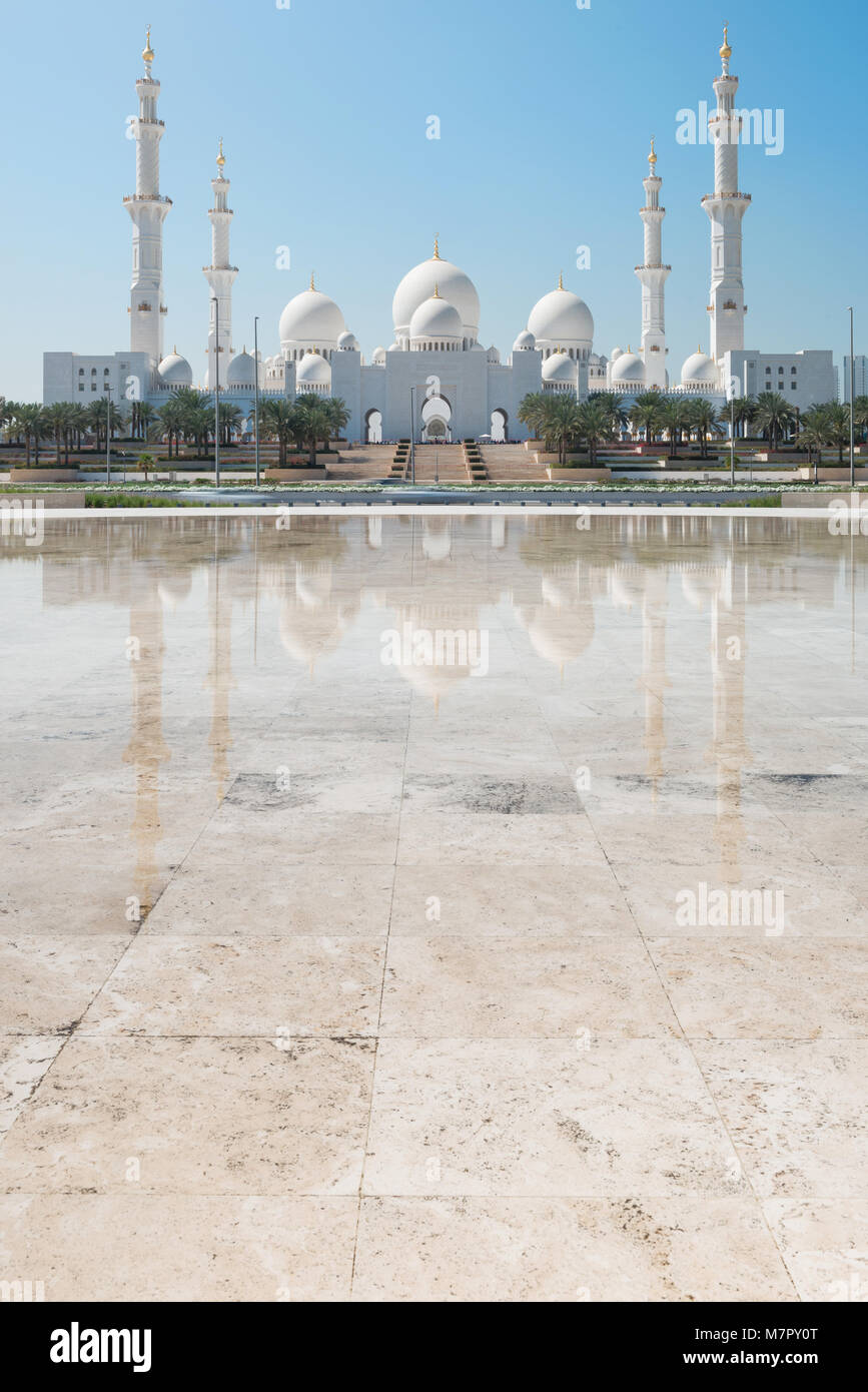 Sheikh Zayed Grand Mosque and it`s reflection in a water pool, Abu ...
