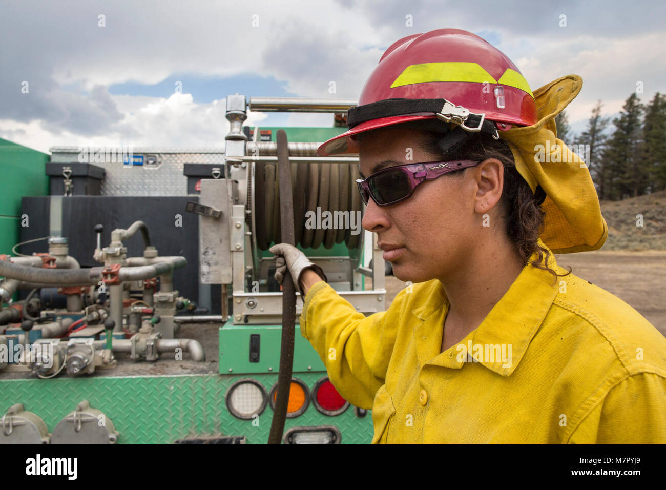 Engine crew hi-res stock photography and images - Alamy