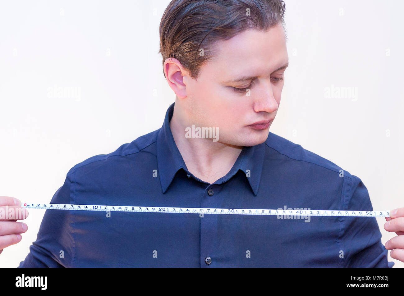 Measure internal dimensions hi-res stock photography and images - Alamy