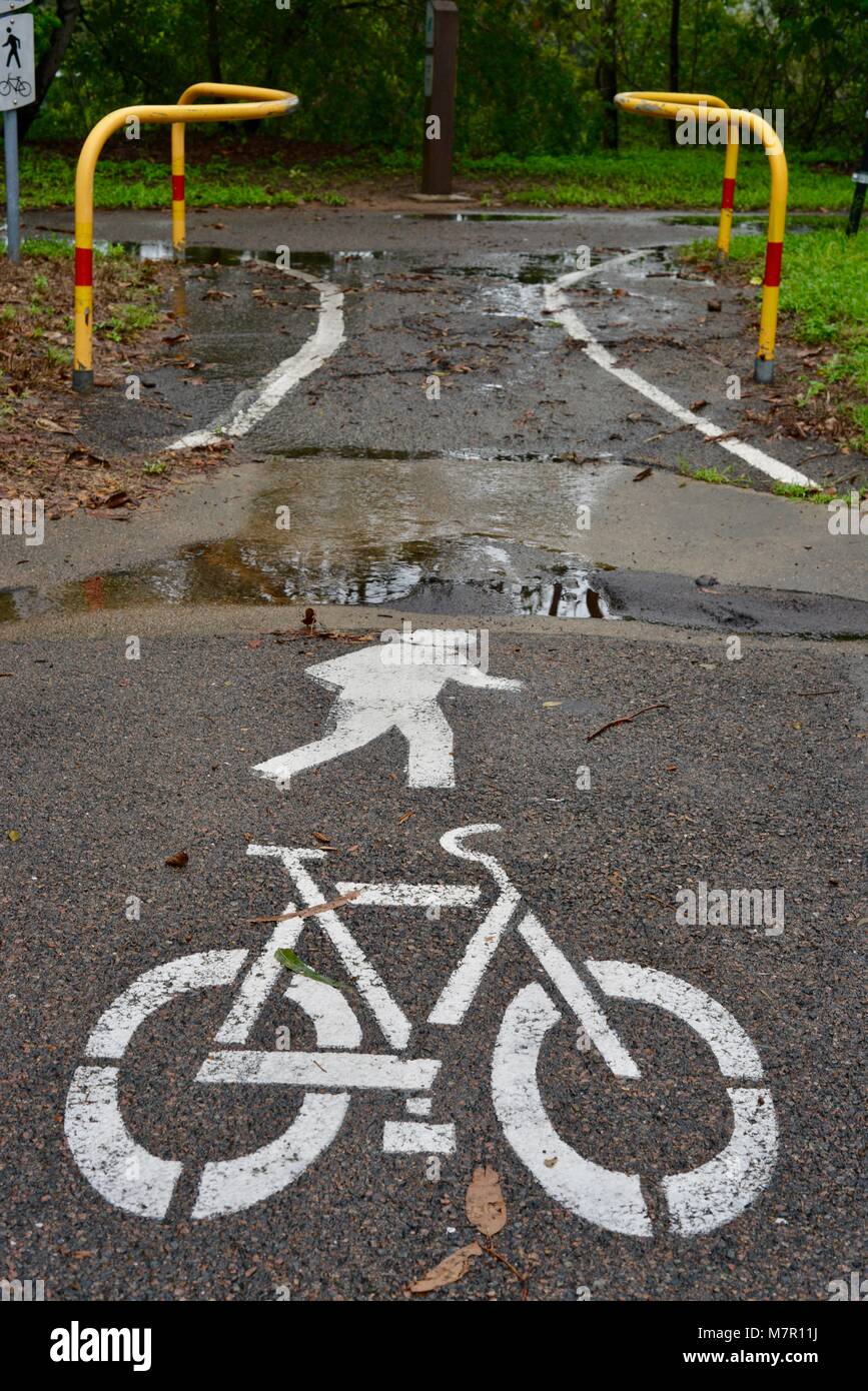 Bicycle and pedestrian entry to a footpath hi-res stock photography and ...