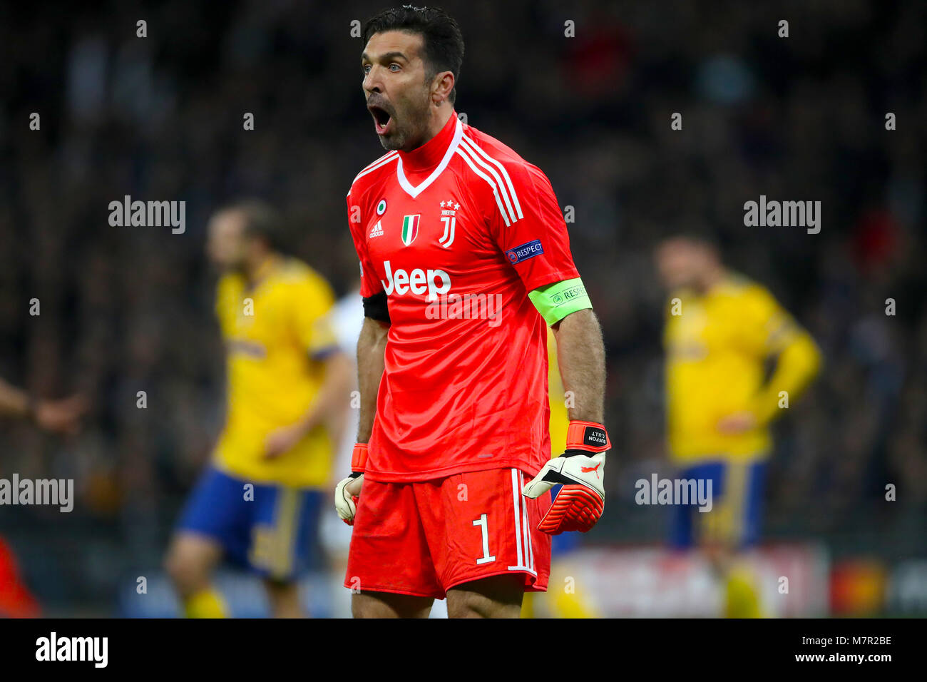 Juventus goalkeeper Gianluigi Buffon Stock Photo - Alamy