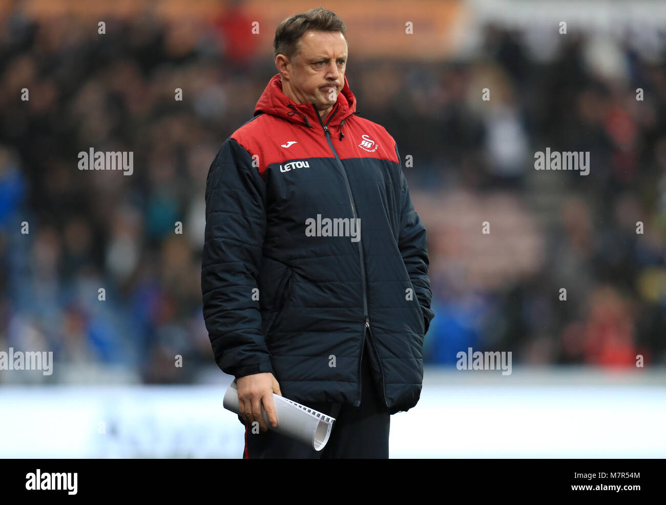 Swansea city goalkeeping coach tony roberts hi-res stock photography ...