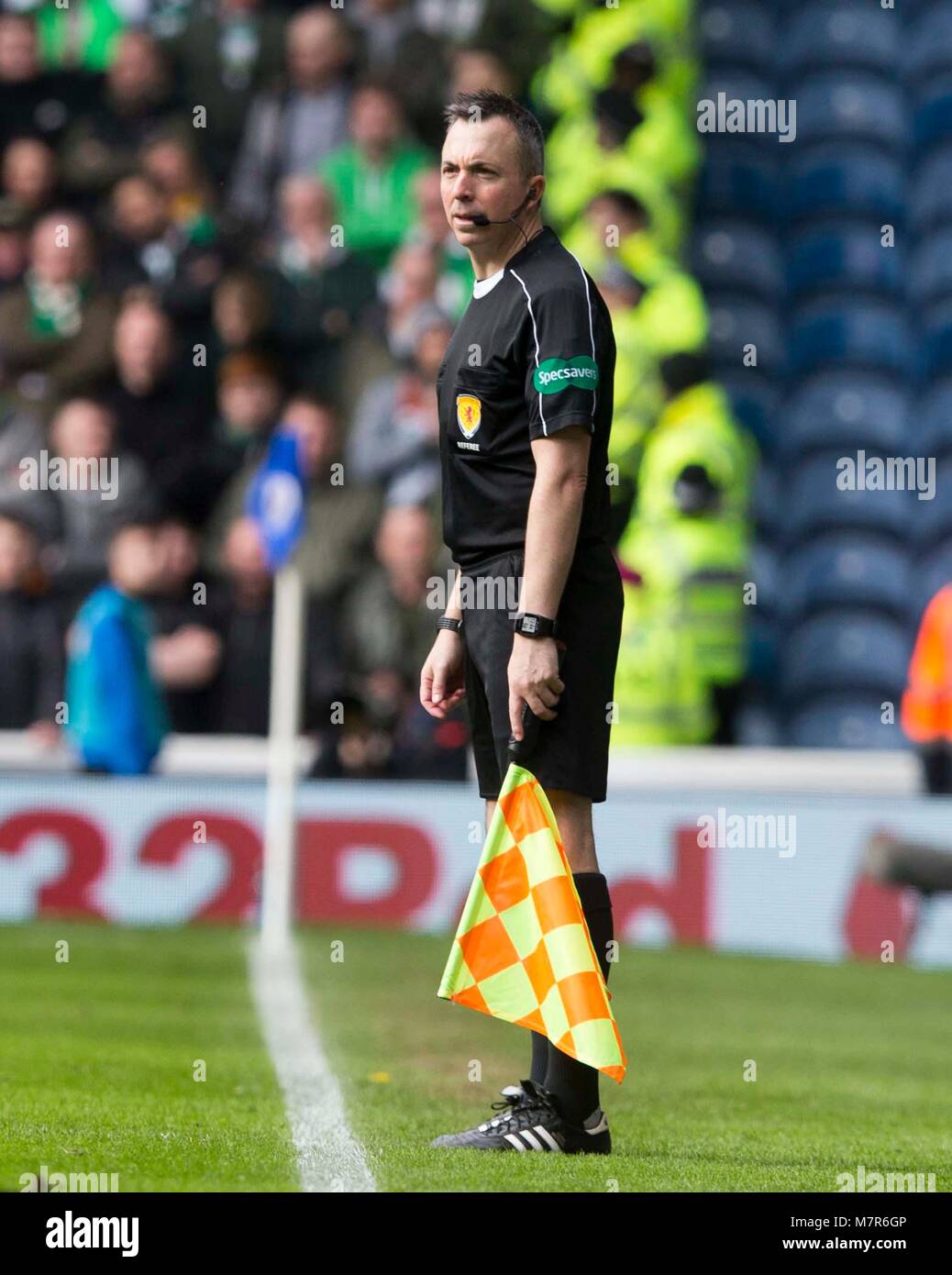 Assistant referee Andrew McWilliam during the Ladbrokes Scottish ...