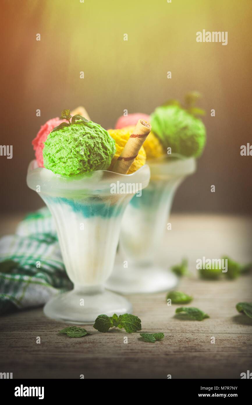 Scoop raspberry ice cream hi-res stock photography and images - Alamy