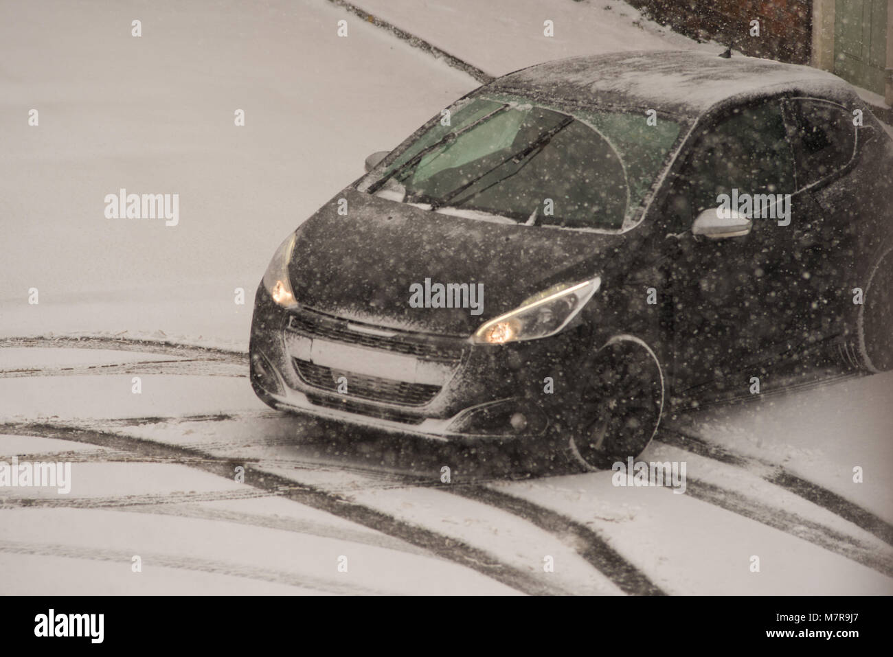 Car skids hi-res stock photography and images - Alamy