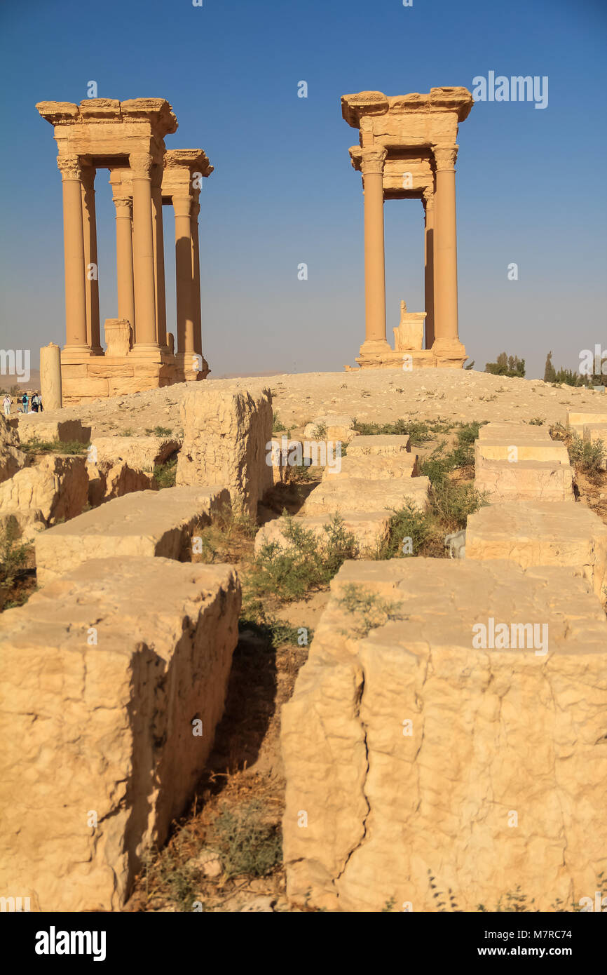 Ancient Roman time town in Palmyra Stock Photo - Alamy