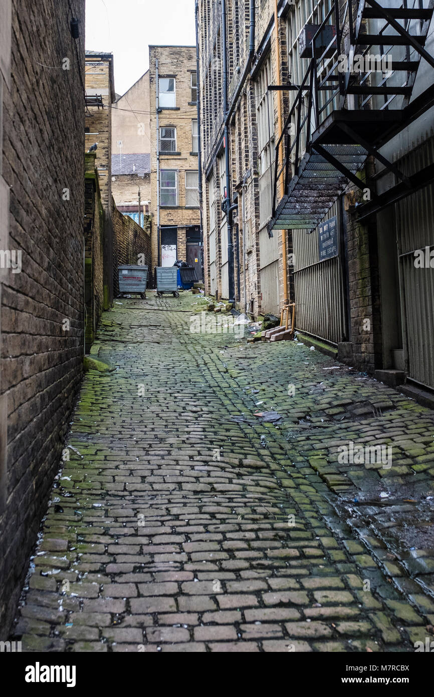 A back alley in the centre of Bradford, West Yorkshire, England Stock ...