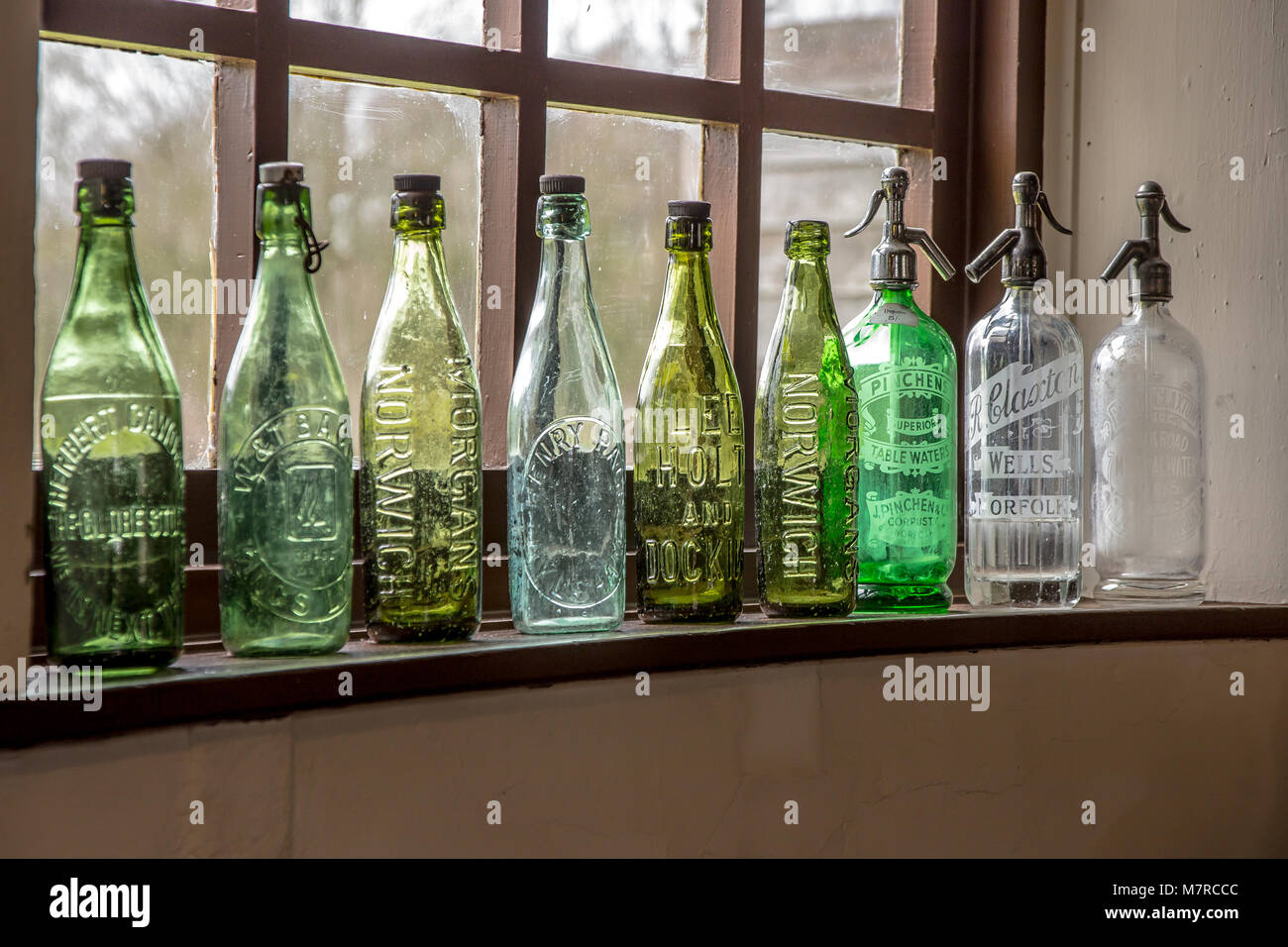 Window cill hi-res stock photography and images - Alamy