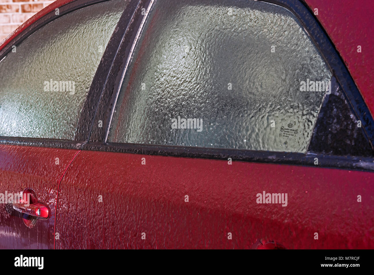 Iced cars hi-res stock photography and images - Alamy