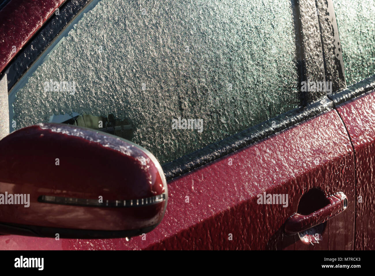 Ice covered car hi-res stock photography and images - Alamy