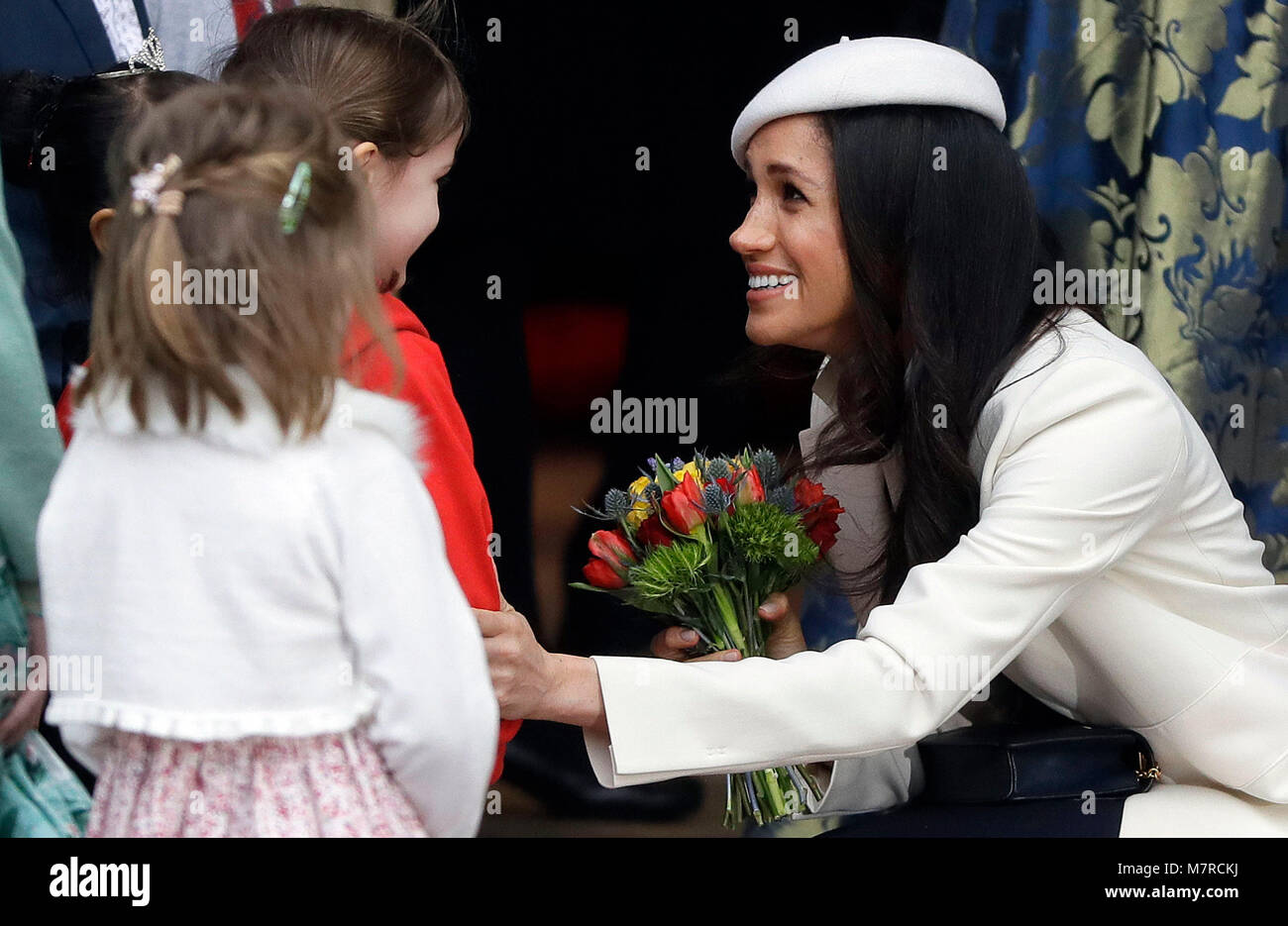 Meghan markle leaves commonwealth service westminster abbey hi-res ...