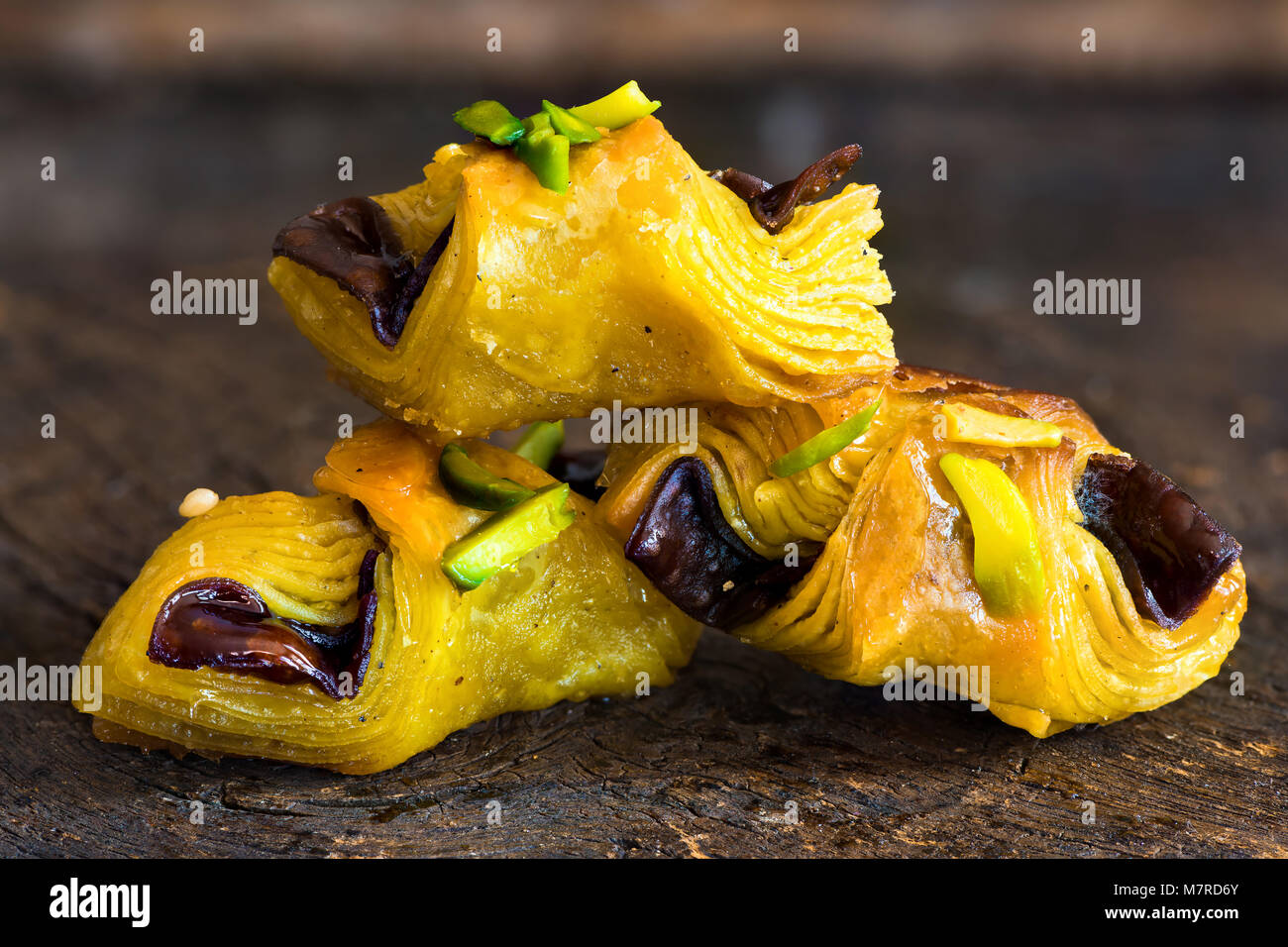 Middle eastern sweets hi-res stock photography and images - Alamy