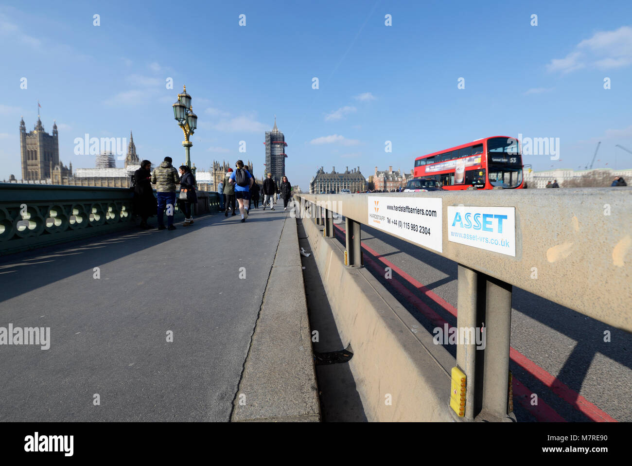 Bridge safety hi-res stock photography and images - Alamy