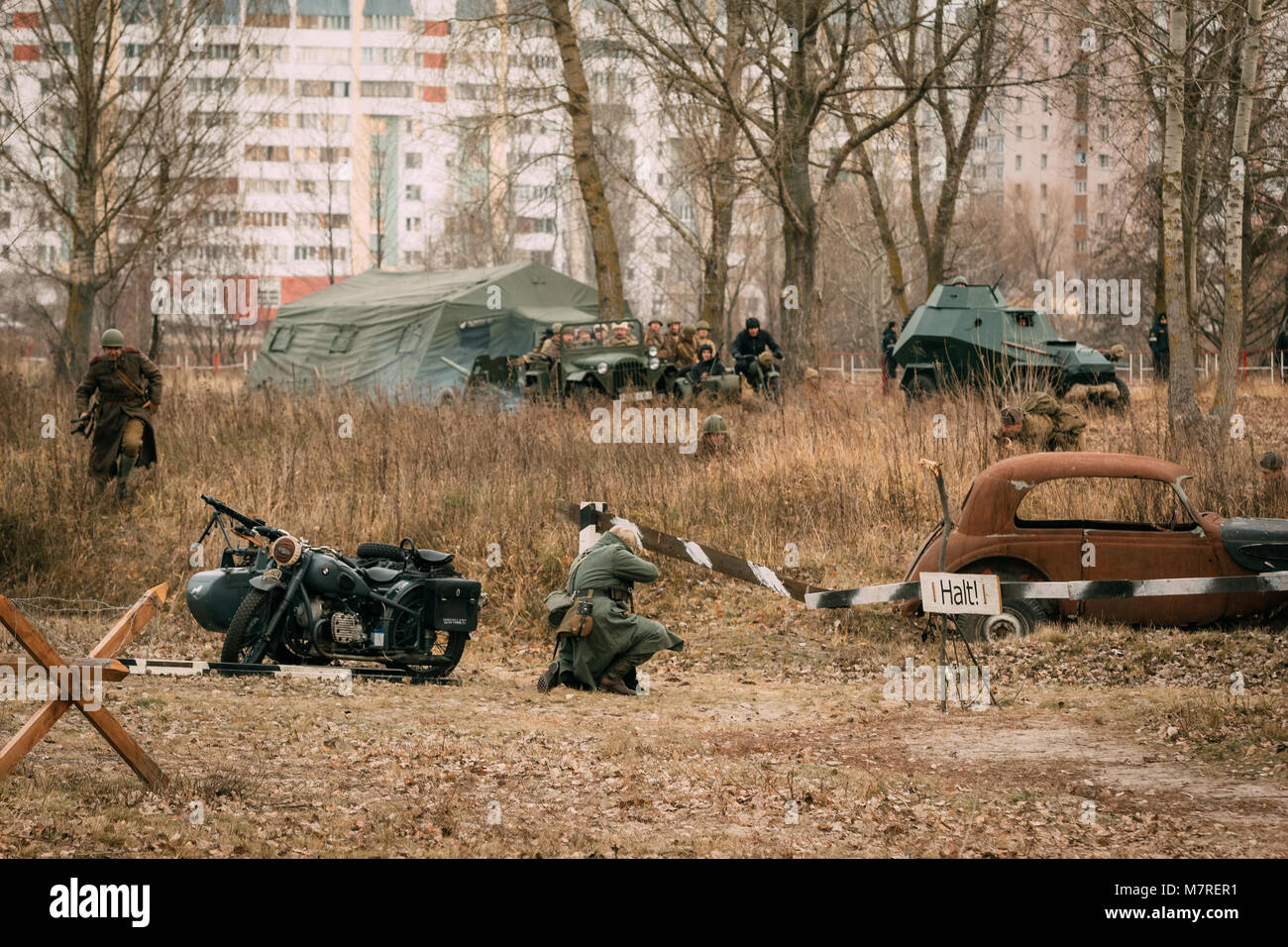 Wwii soldier running hi-res stock photography and images - Alamy