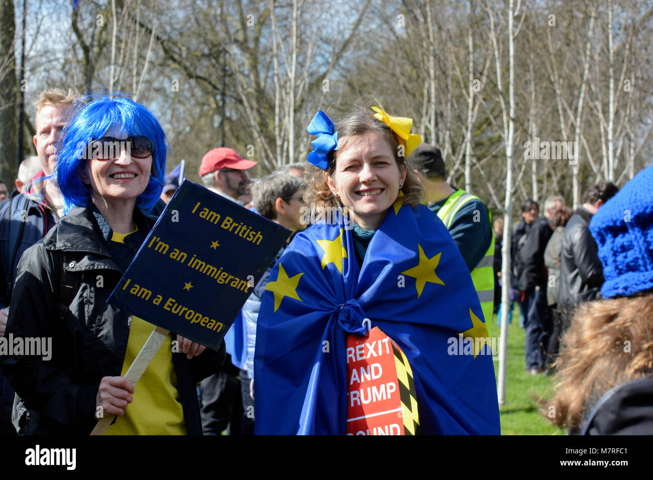Wearing eu flag hi-res stock photography and images - Alamy