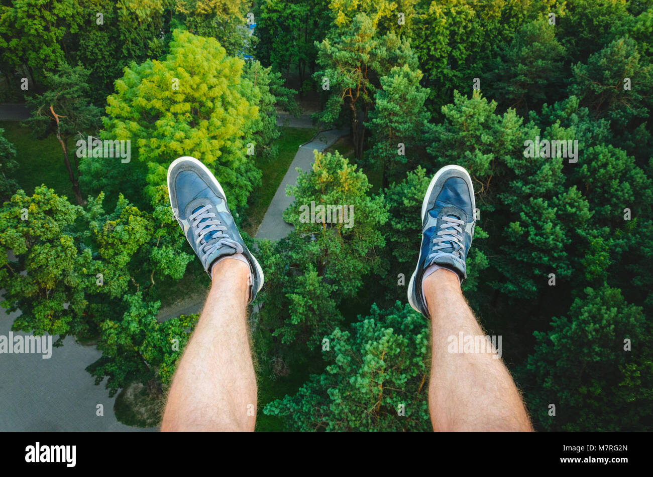 Feet hanging over edge hi-res stock photography and images - Alamy