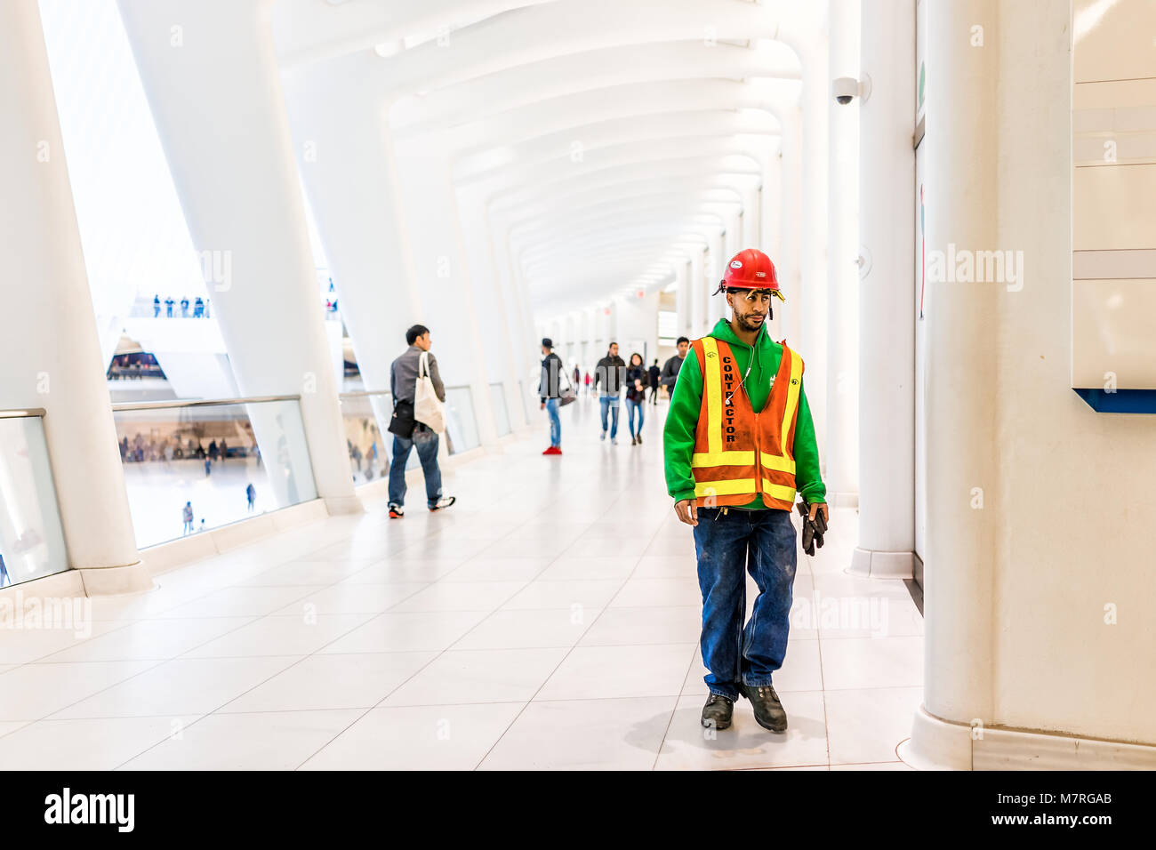 Construction worker walking hi-res stock photography and images - Alamy