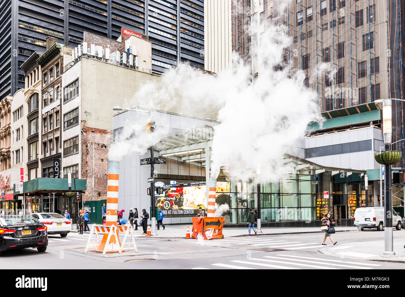 Steam manhole hi-res stock photography and images - Alamy