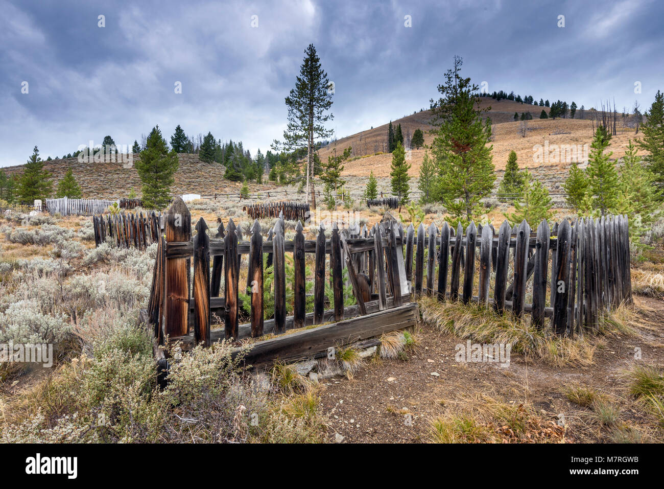Bonanza Cemetery, Bonanza City ghost town, Yankee Fork of the Salmon ...