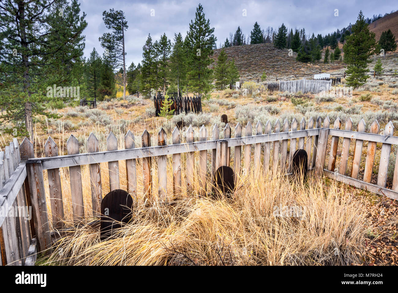 Bonanza Cemetery, Bonanza City ghost town, Yankee Fork of the Salmon ...