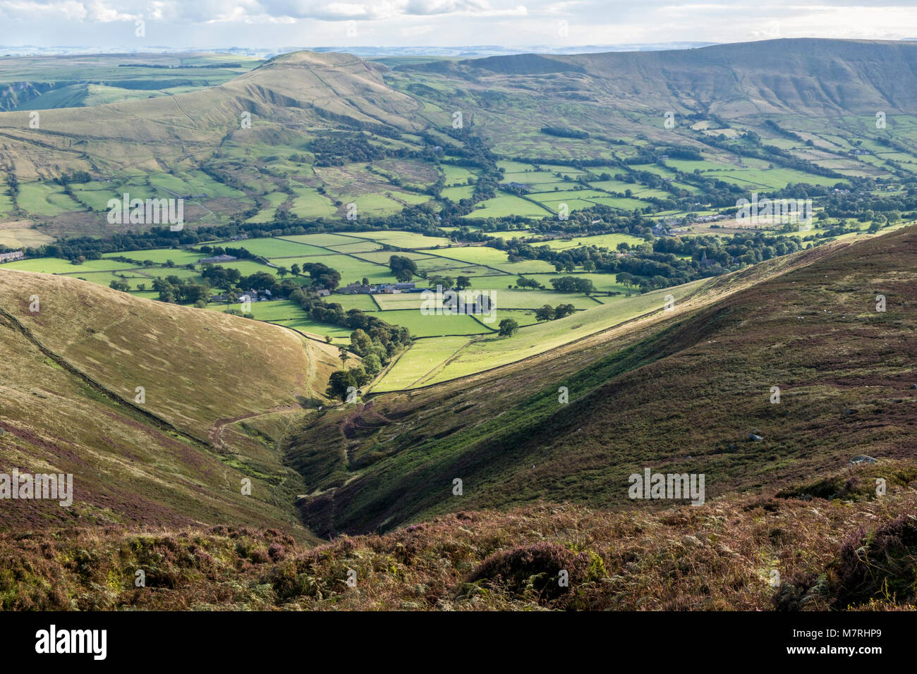 Countryside vale of edale peak district national park hi-res stock ...