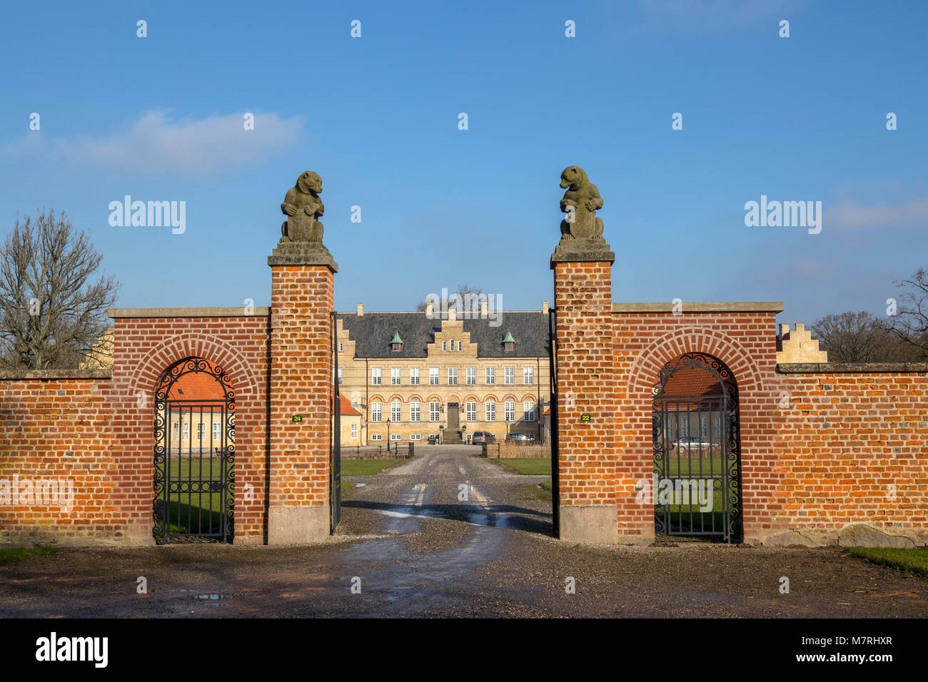Lungholm castle på Lolland. Drives i dag som ferie center og wellness ...