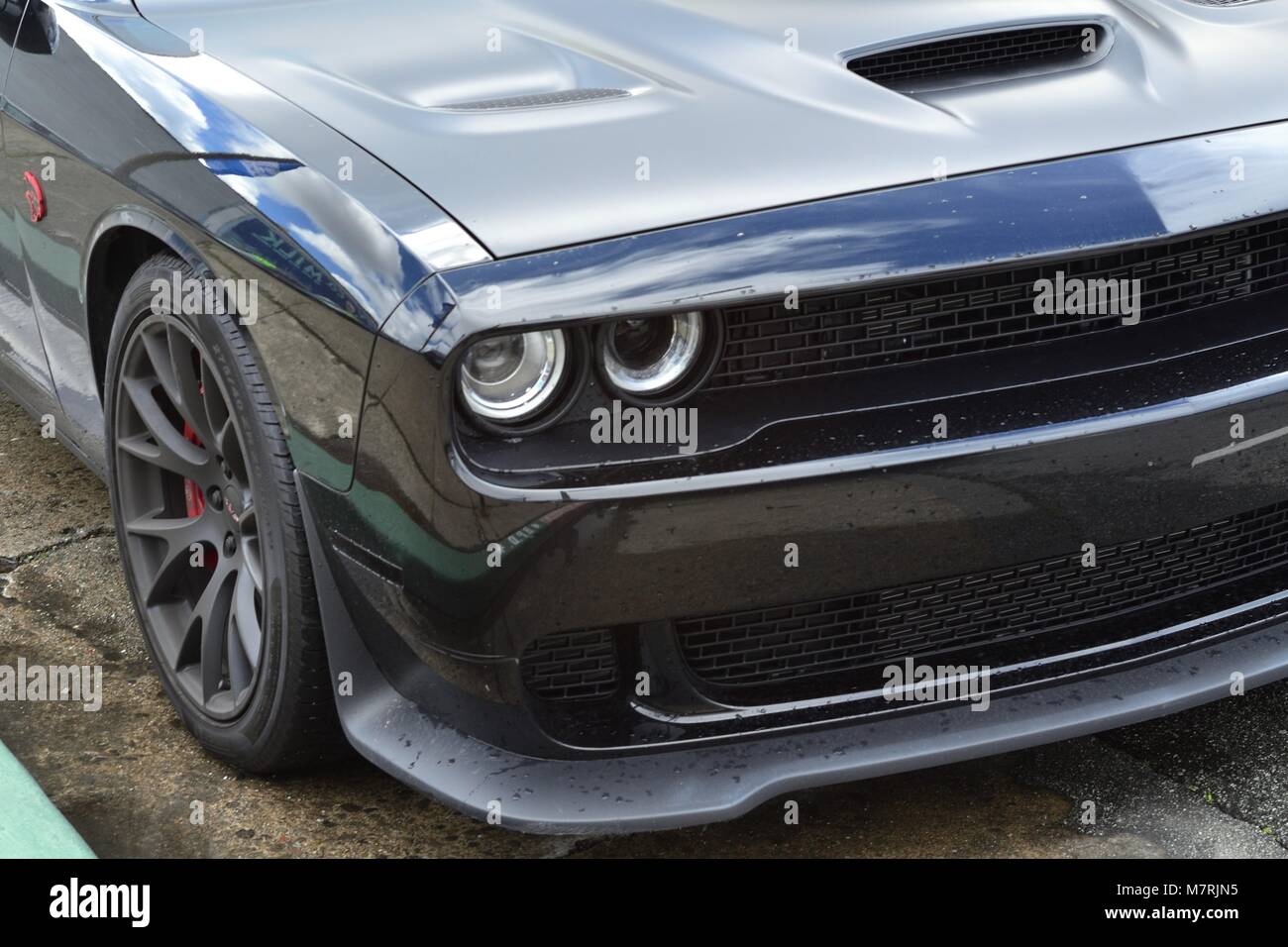 Dodge challenger hellcat hi-res stock photography and images - Alamy