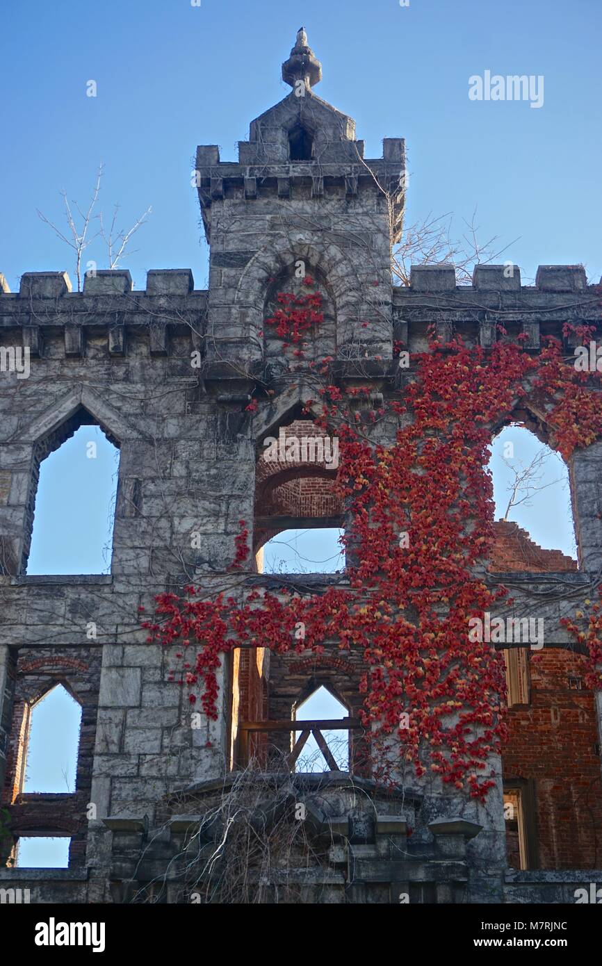 Roosevelt Island, New York, USA: Ruins of the Renwick Smallpox Hospital ...