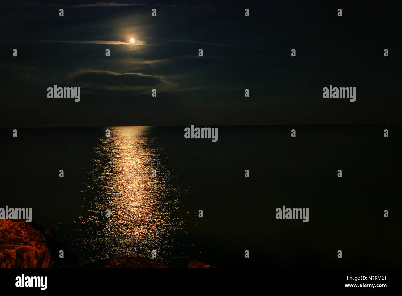 Moon path in ocean hi-res stock photography and images - Alamy