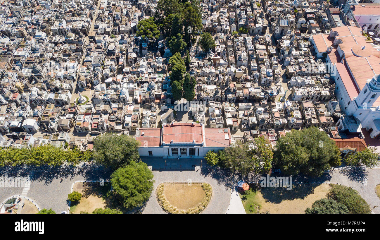 Cementerio de la Recoleta or La Recoleta Cemetery, Buenos Aires ...